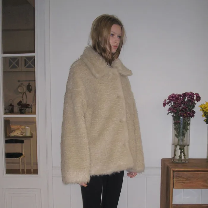 Snug Wool Half Fur Coat 베이지 - 감도 깊은 취향 셀렉트샵 29CM