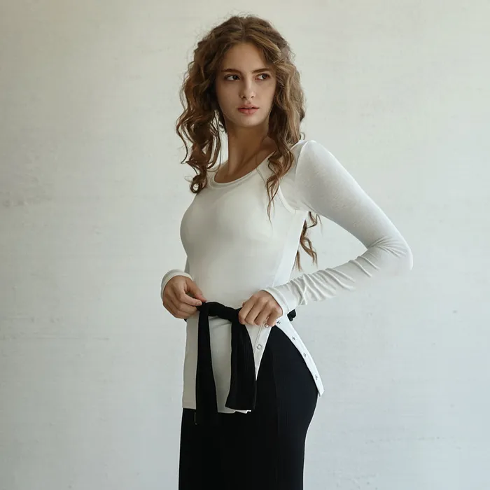 여성 요가복 DEVI-T0125-화이트 필라테스 레이어드 골지 슬릿 세트 - 감도 깊은 취향 셀렉트샵 29CM