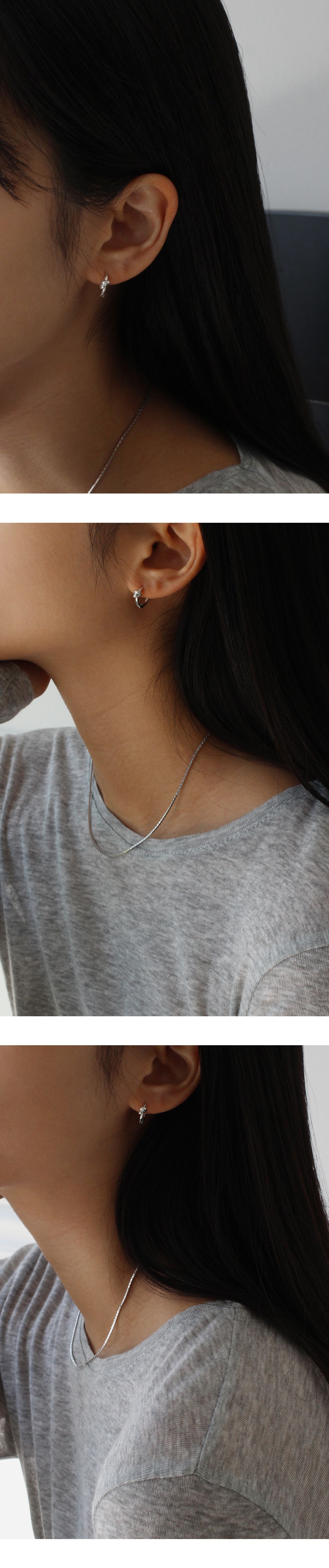 [Silver 925] Knot One-touch Earrings - 감도 깊은 취향 셀렉트샵 29CM