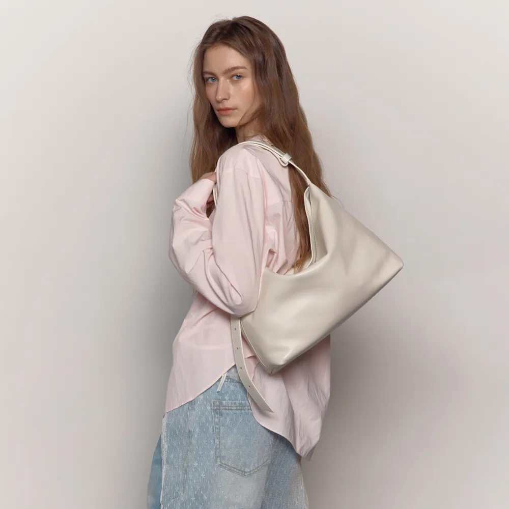 [선발매] 25SS WRITTEN BAG_IVORY - 감도 깊은 취향 셀렉트샵 29CM