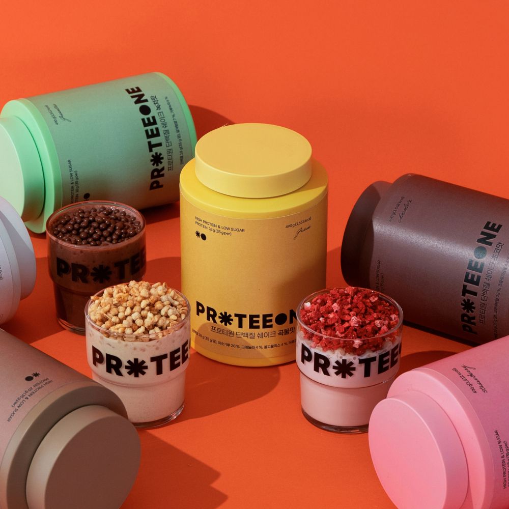 [1+1/보틀증정] 단백질 쉐이크 490g 6종 (28회분 / 곡물,딸기,초코,녹차,흑임자,커피) - 감도 깊은 취향 셀렉트샵 29CM