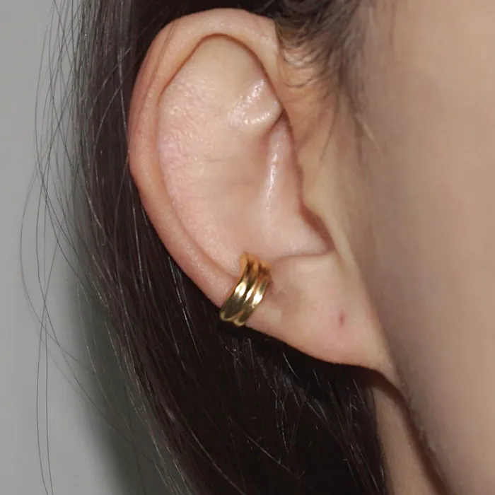 LAYERED FOLD MINI EARCUFF (GOLD) - 감도 깊은 취향 셀렉트샵 29CM