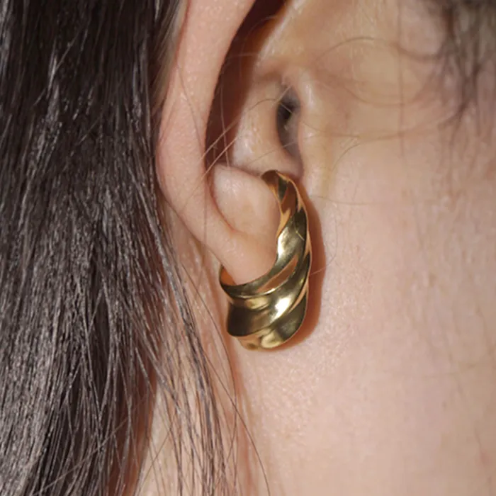 LAYERED FOLD EARCUFF (GOLD) - 감도 깊은 취향 셀렉트샵 29CM
