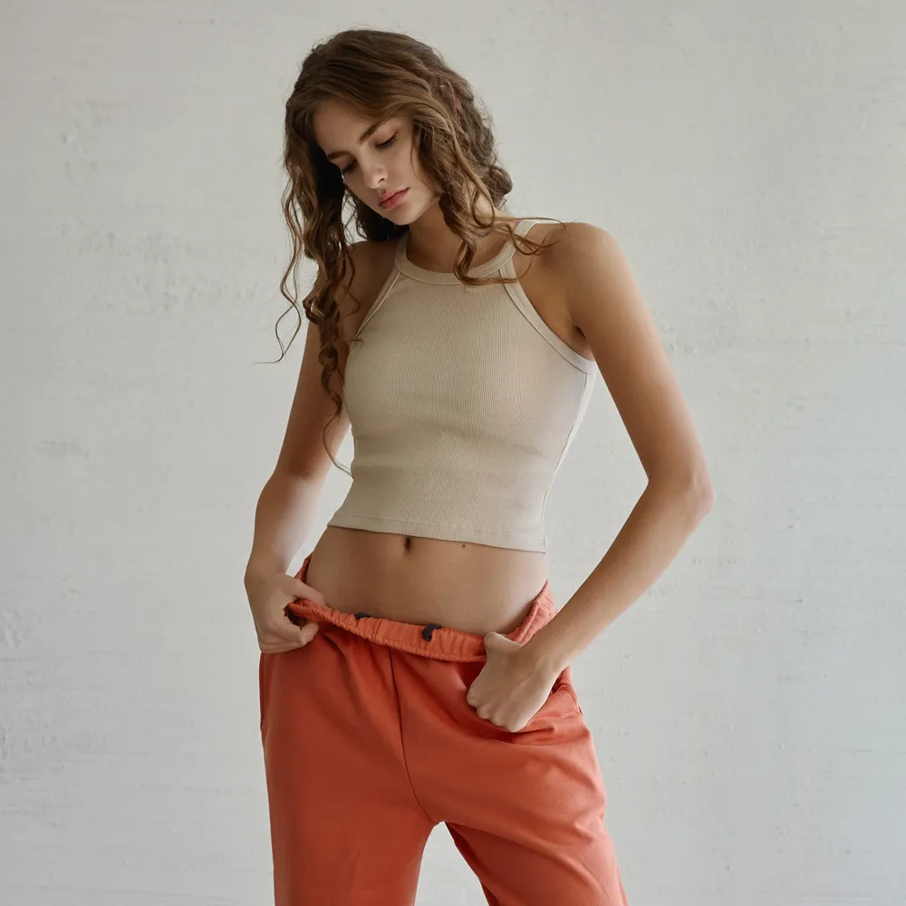 여성 요가복 DEVI-TS0049-베이지 필라테스 피그먼트 홀터 슬리브리스 - 감도 깊은 취향 셀렉트샵 29CM