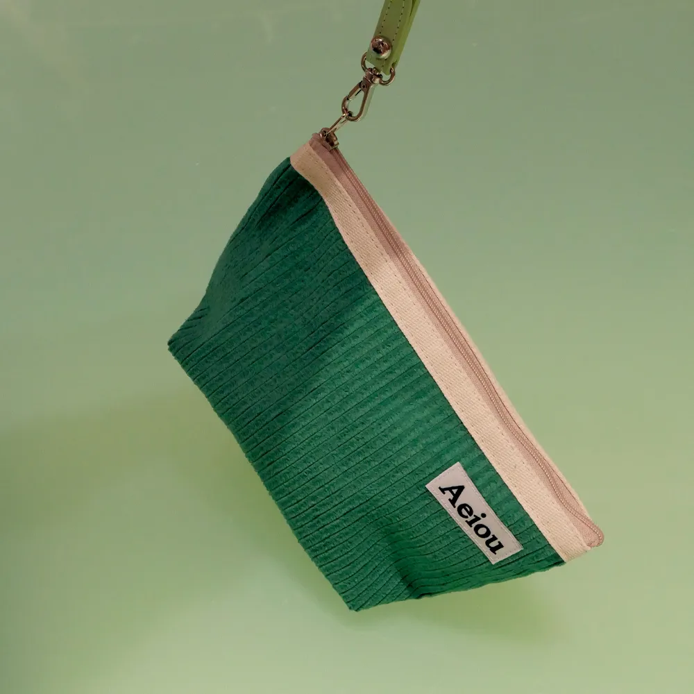 Aeiou Basic Pouch (L size) Holly Tree Garden Corduroy - 감도 깊은 취향 셀렉트샵 29CM