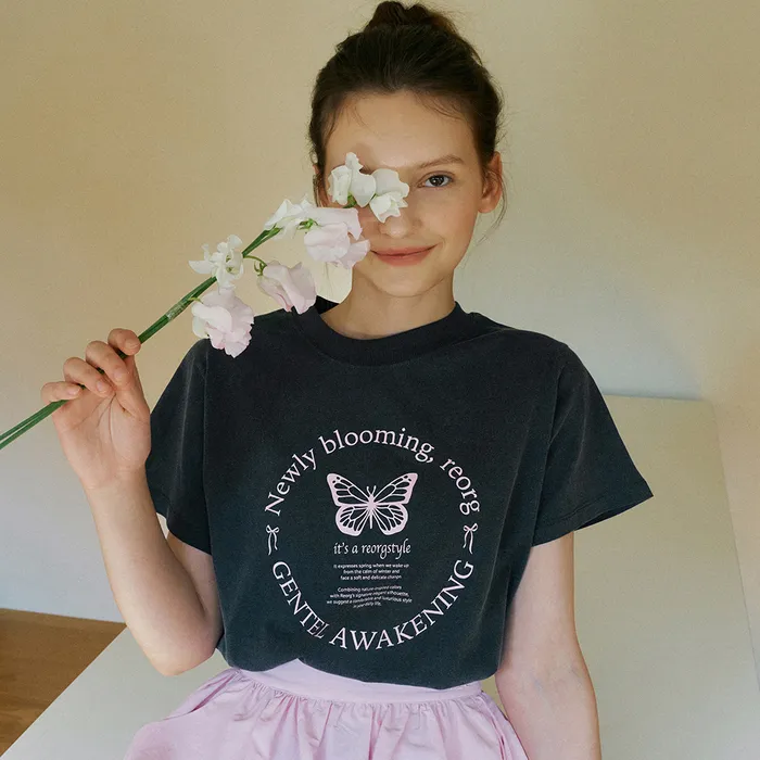 GENA BLOOMING BUTTERFLY T-SHIRTS DARK GRAY - 감도 깊은 취향 셀렉트샵 29CM
