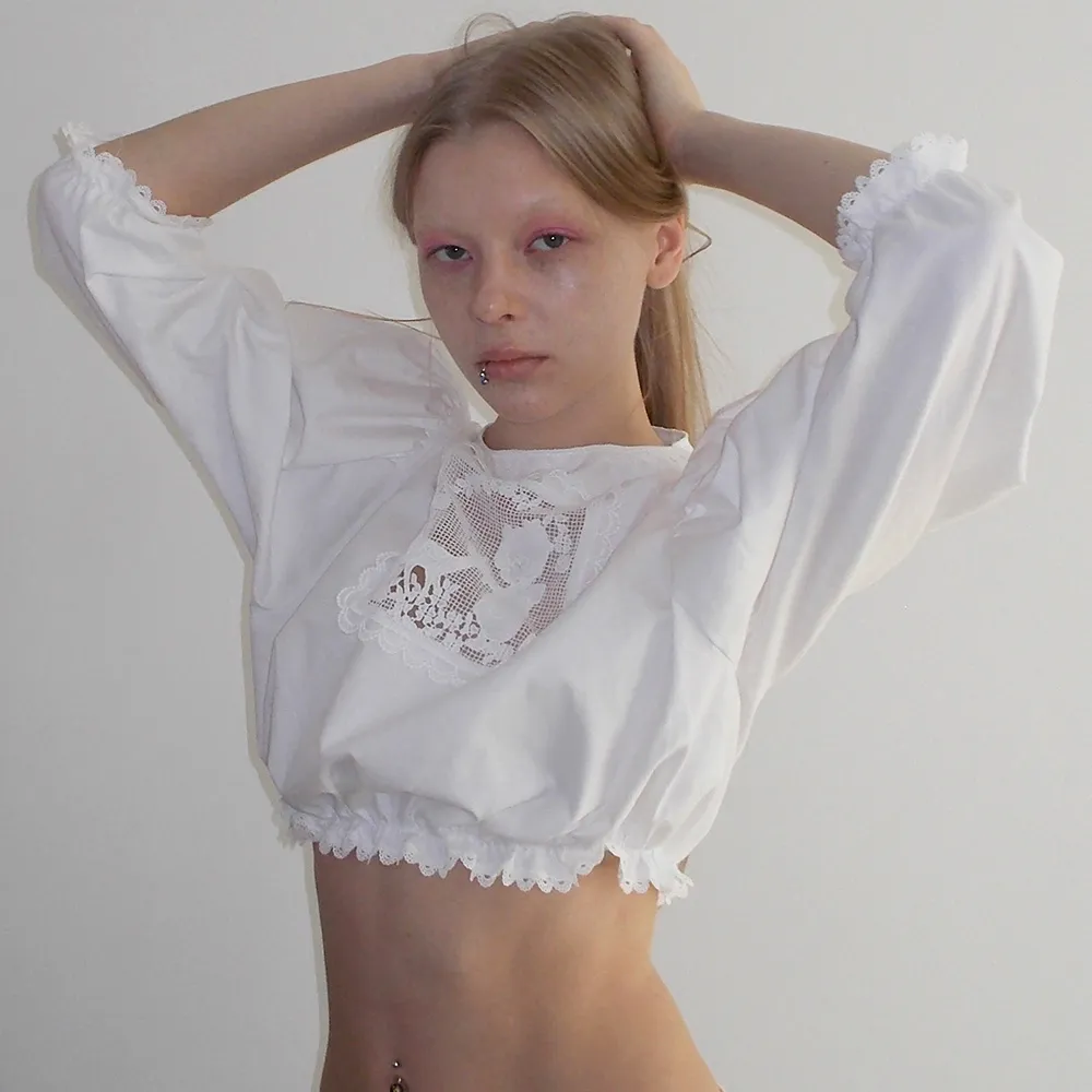 11차 lace crop motive blouse - 감도 깊은 취향 셀렉트샵 29CM