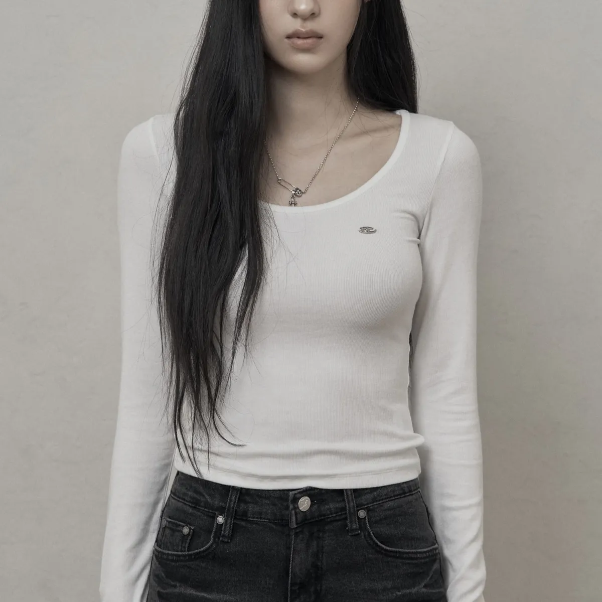 Basic U-neck T-shirt (ivory) - 감도 깊은 취향 셀렉트샵 29CM