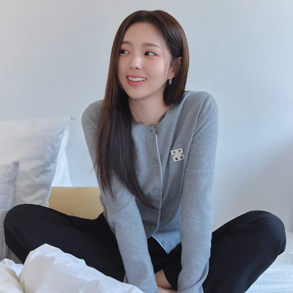 로고 와펜 라운드 가디건_3COLORS - 감도 깊은 취향 셀렉트샵 29CM