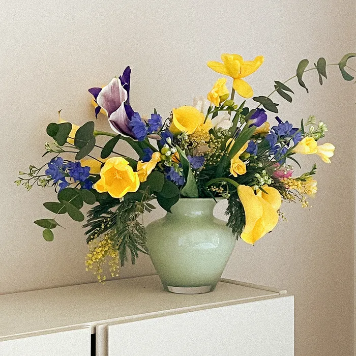 [EPOK 에포크] 올리브 미스트 글라스 화병 유리 꽃병 - 감도 깊은 취향 셀렉트샵 29CM