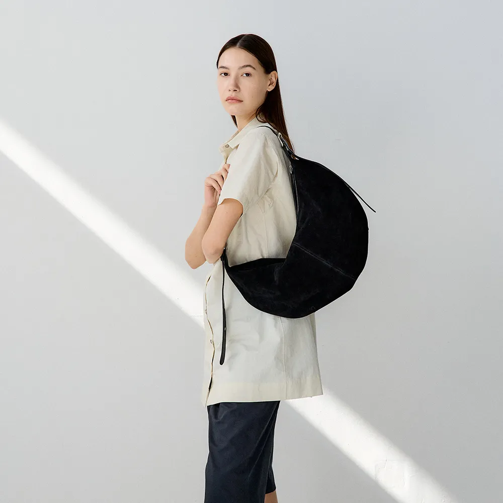 [29CM 단독] luna bag / suede black - 감도 깊은 취향 셀렉트샵 29CM