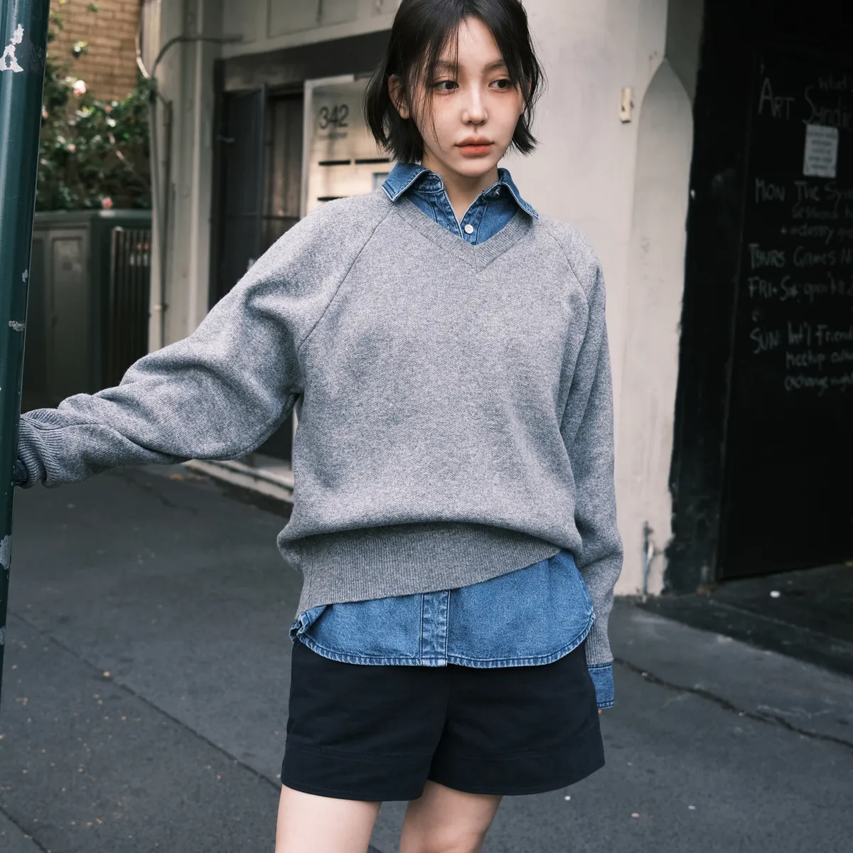 [니노 착용] Classic Overfit V-Neck Knit_Grey - 감도 깊은 취향 셀렉트샵 29CM