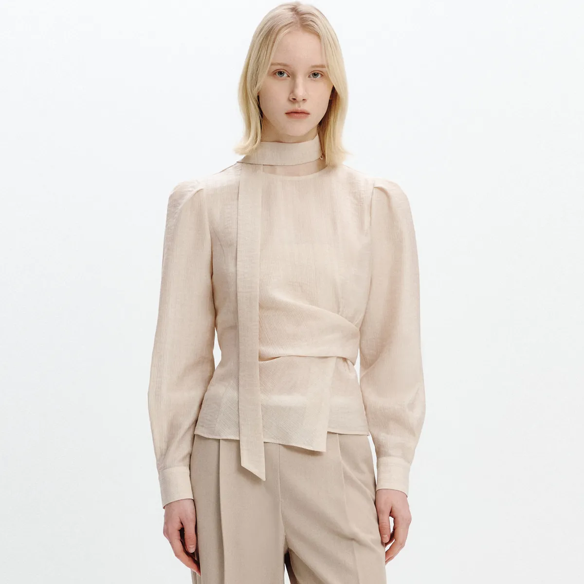 Waist Tuck-decorative Blouse BEIGE - 감도 깊은 취향 셀렉트샵 29CM