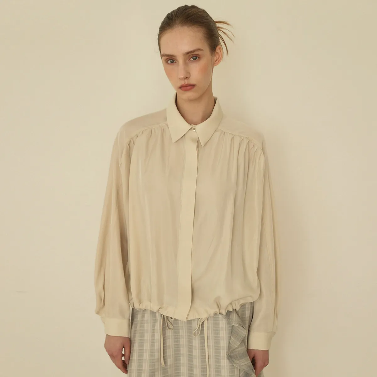 Shirring string blouse [ Beige] - 감도 깊은 취향 셀렉트샵 29CM