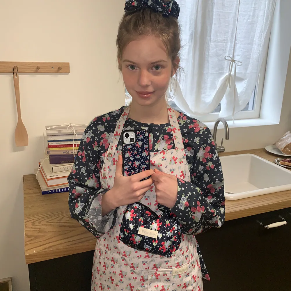 berry night hand pouch bag (핸드파우치백) - 감도 깊은 취향 셀렉트샵 29CM