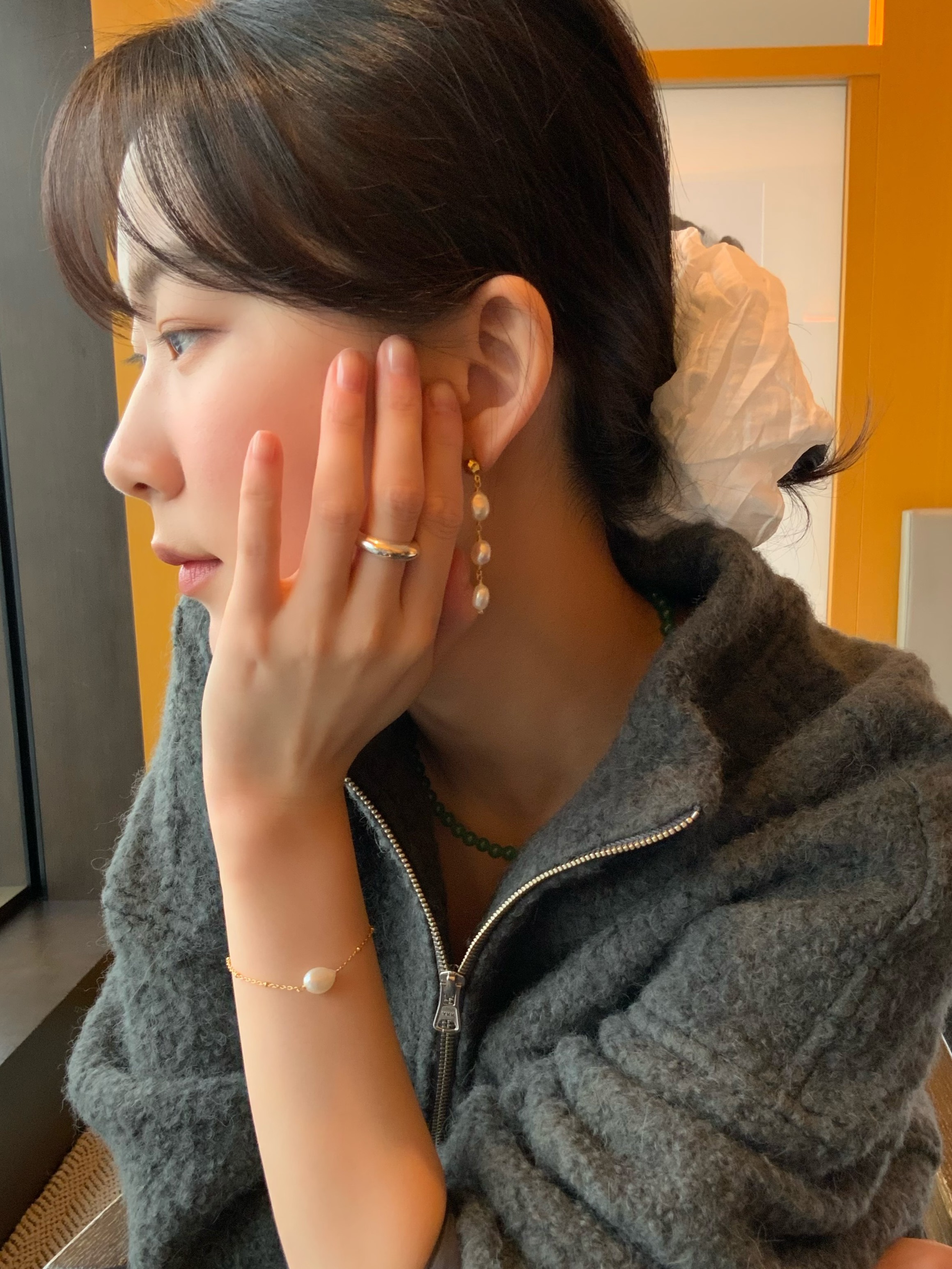 Gold Dewdrop Pearl Earrings - 감도 깊은 취향 셀렉트샵 29CM