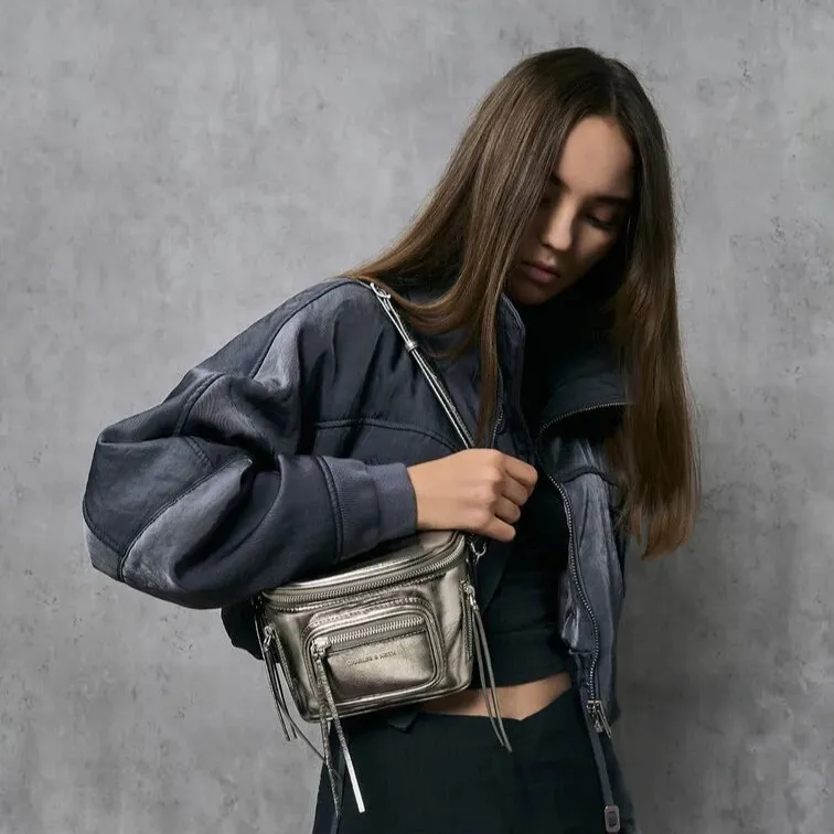 CK2-80671676 실리아 메탈릭 멀티-지퍼 크로스바디백 - 퓨터 - 감도 깊은 취향 셀렉트샵 29CM