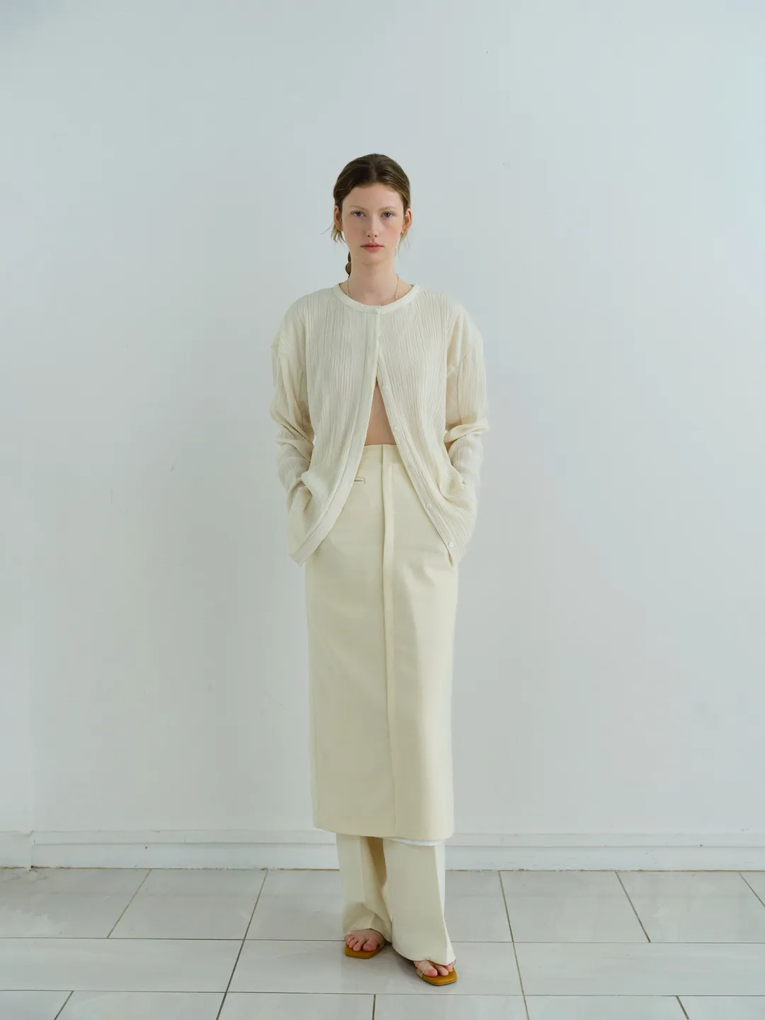 [7차 재입고] hidden pleats blouse (ivory) - 감도 깊은 취향 셀렉트샵 29CM