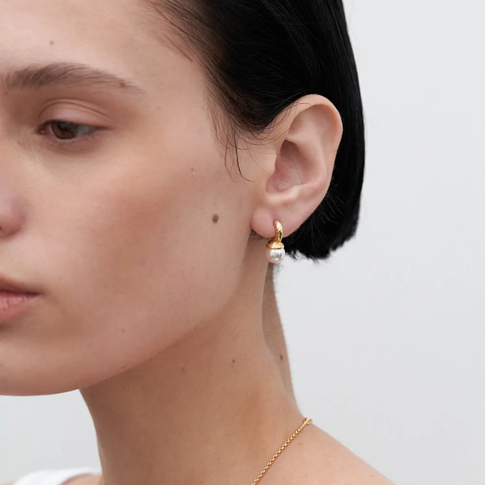 half hoop pearl earring - gold - 감도 깊은 취향 셀렉트샵 29CM