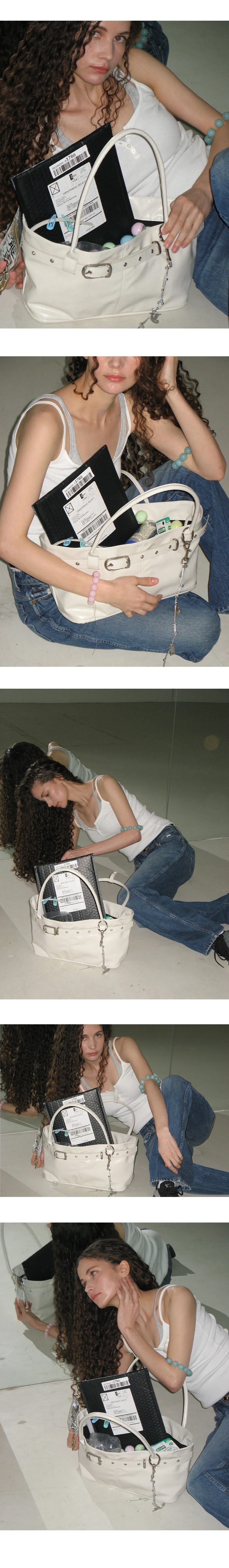 [슬기 착용] belted boat bag (oyster) - 감도 깊은 취향 셀렉트샵 29CM