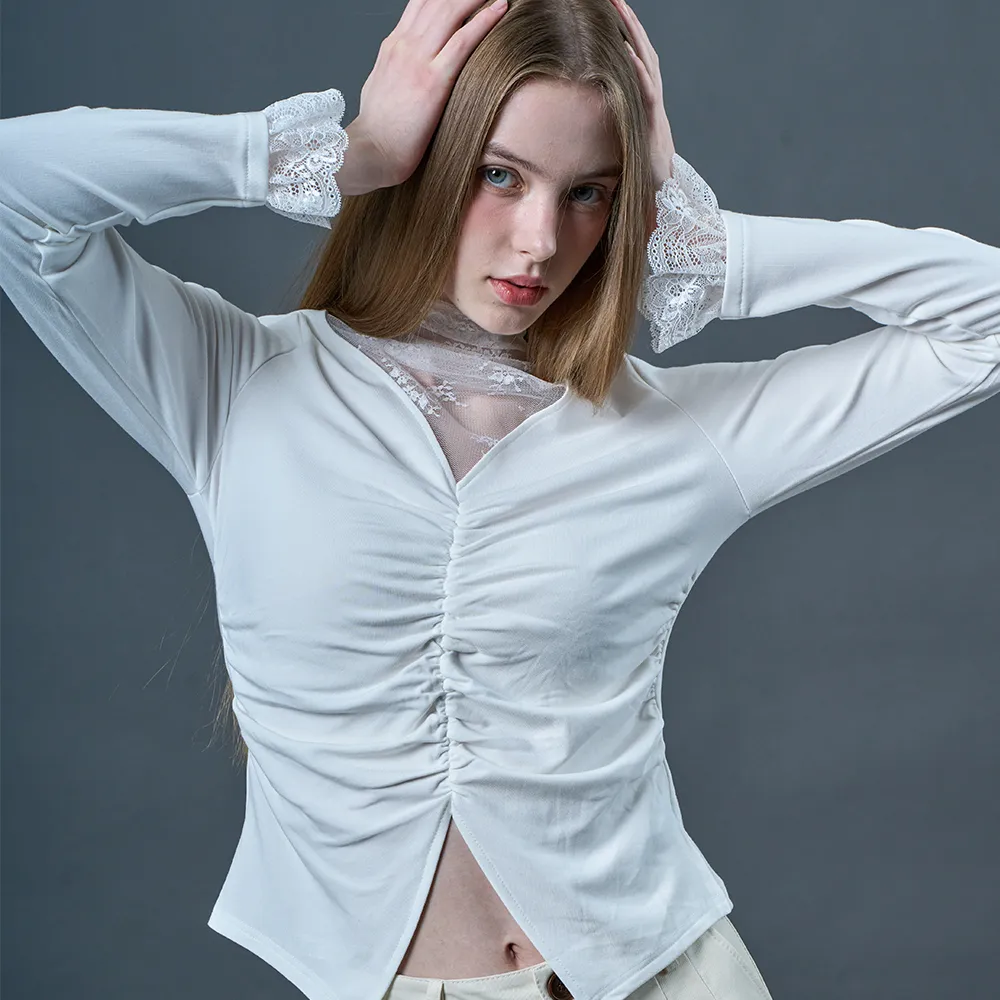 [CP] 레이스 레이어드 브이넥 셔링 긴팔티셔츠 [WHITE] KCL. - 감도 깊은 취향 셀렉트샵 29CM