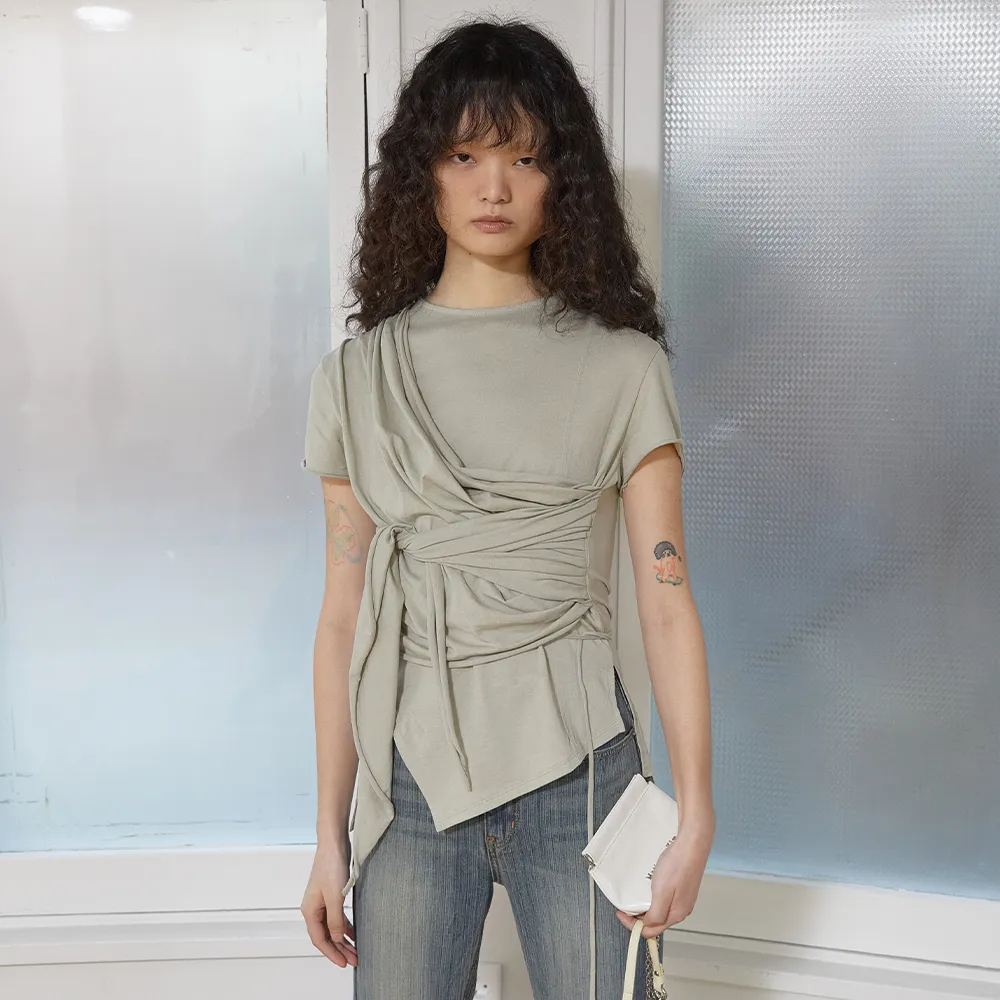 TIED DETAIL STRING TOP IN LIGHT KHAKI - 감도 깊은 취향 셀렉트샵 29CM