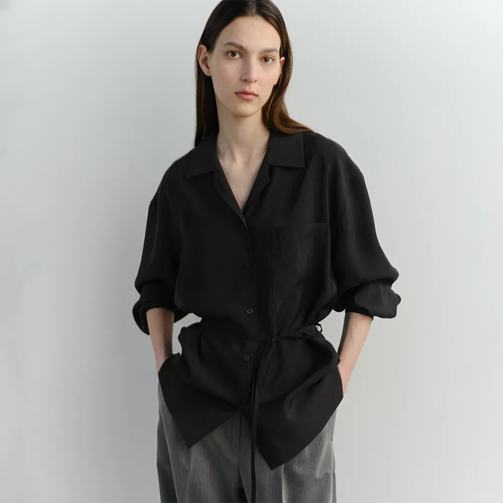 OPEN COLLAR SILKY BLOUSE (BLACK) - 감도 깊은 취향 셀렉트샵 29CM