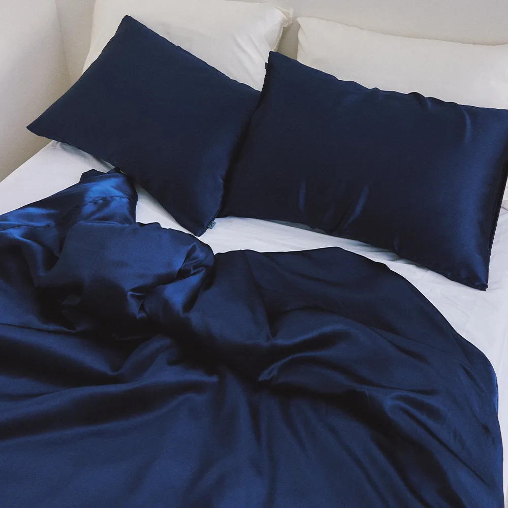Deep Navy 새틴 이불커버 - 감도 깊은 취향 셀렉트샵 29CM