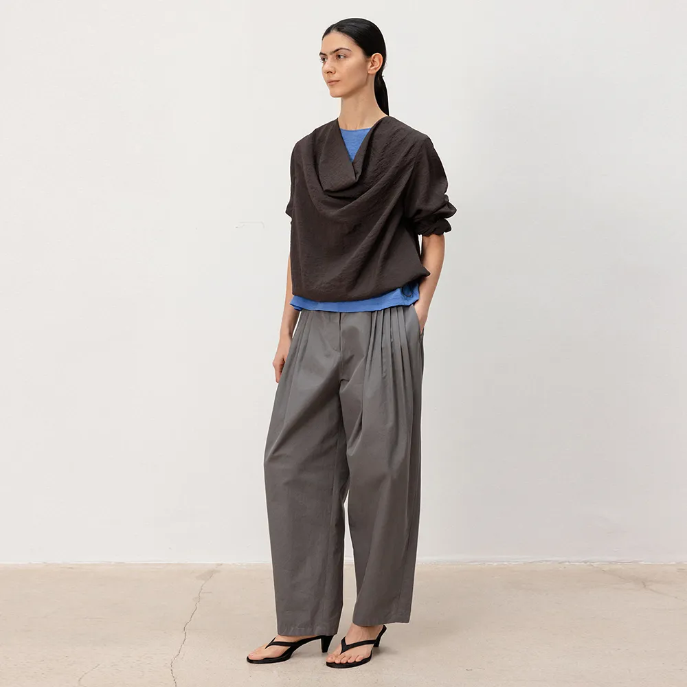 Cotton Volume Tuck Pants in Charcoal - 감도 깊은 취향 셀렉트샵 29CM