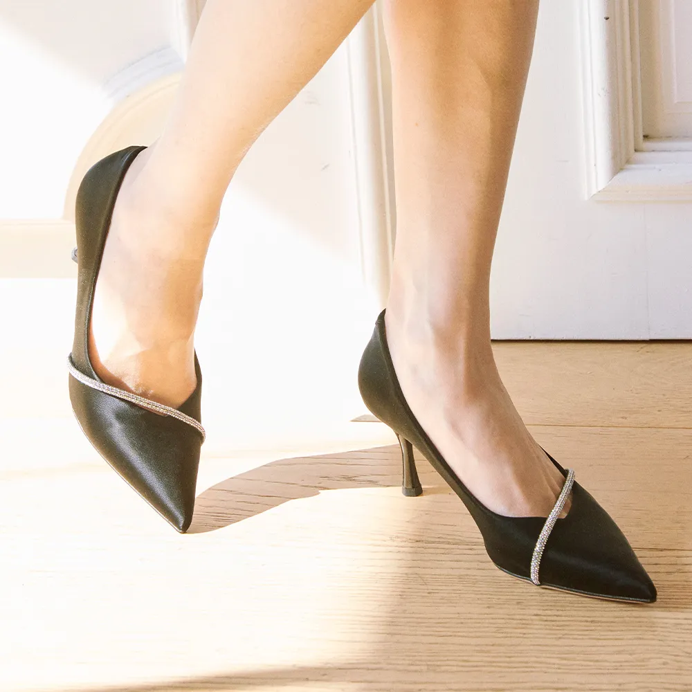 Adele Oblique Crystal 스틸레토 하이힐 7cm -UA9006 (2color) - 감도 깊은 취향 셀렉트샵 29CM