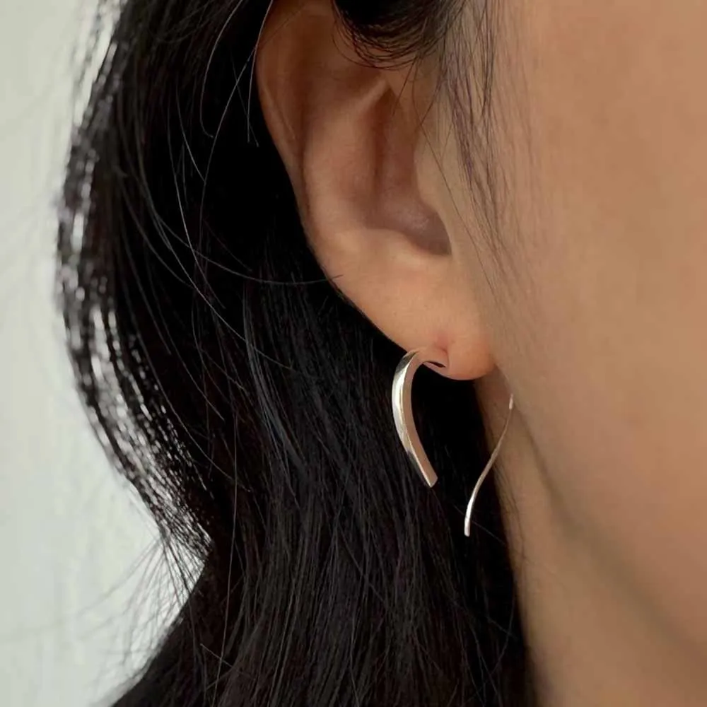 heart hook earrings - 감도 깊은 취향 셀렉트샵 29CM