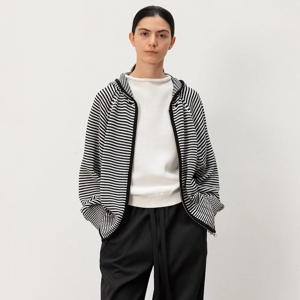 Ripple Hood Zip-up in White - 감도 깊은 취향 셀렉트샵 29CM