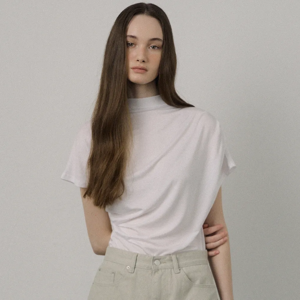 Serin half neck t-shirt (White) - 감도 깊은 취향 셀렉트샵 29CM