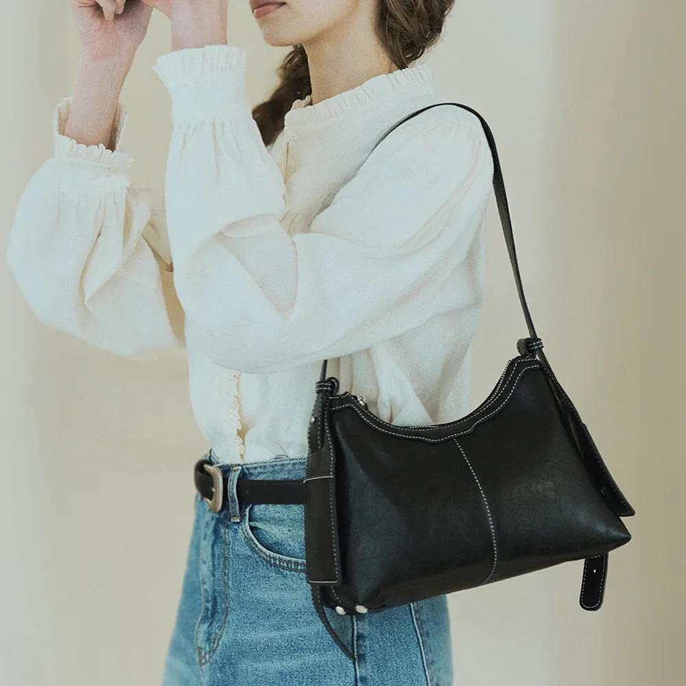 Brick stich daily 2-way bag Black - 감도 깊은 취향 셀렉트샵 29CM