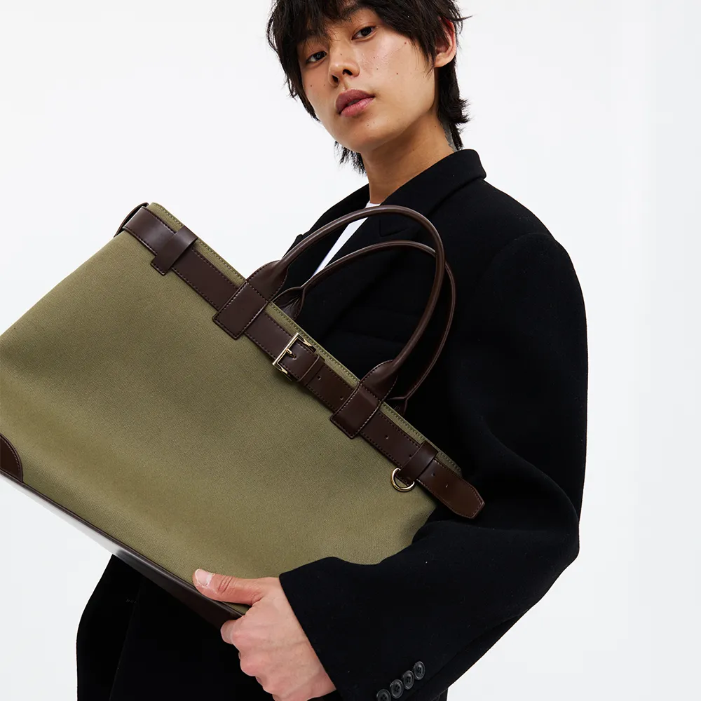Khaki Field Bag - 감도 깊은 취향 셀렉트샵 29CM