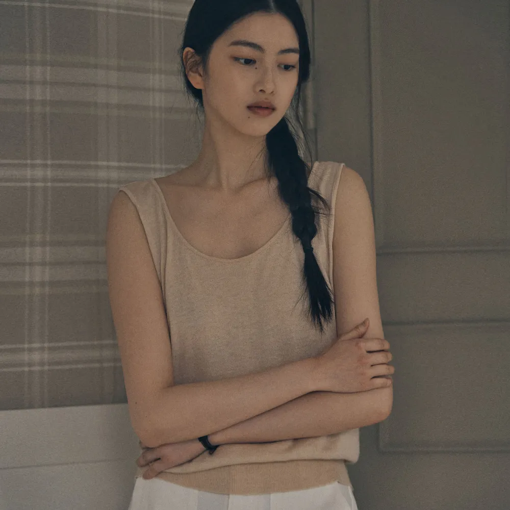 FLOW SILK KNIT SLEEVELESS_BEIGE - 감도 깊은 취향 셀렉트샵 29CM