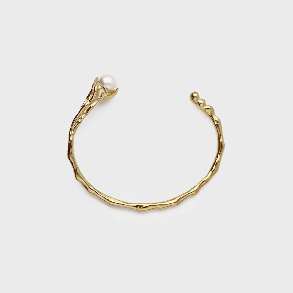 Ocean Muse - Flowing Pearl Bangle - 감도 깊은 취향 셀렉트샵 29CM