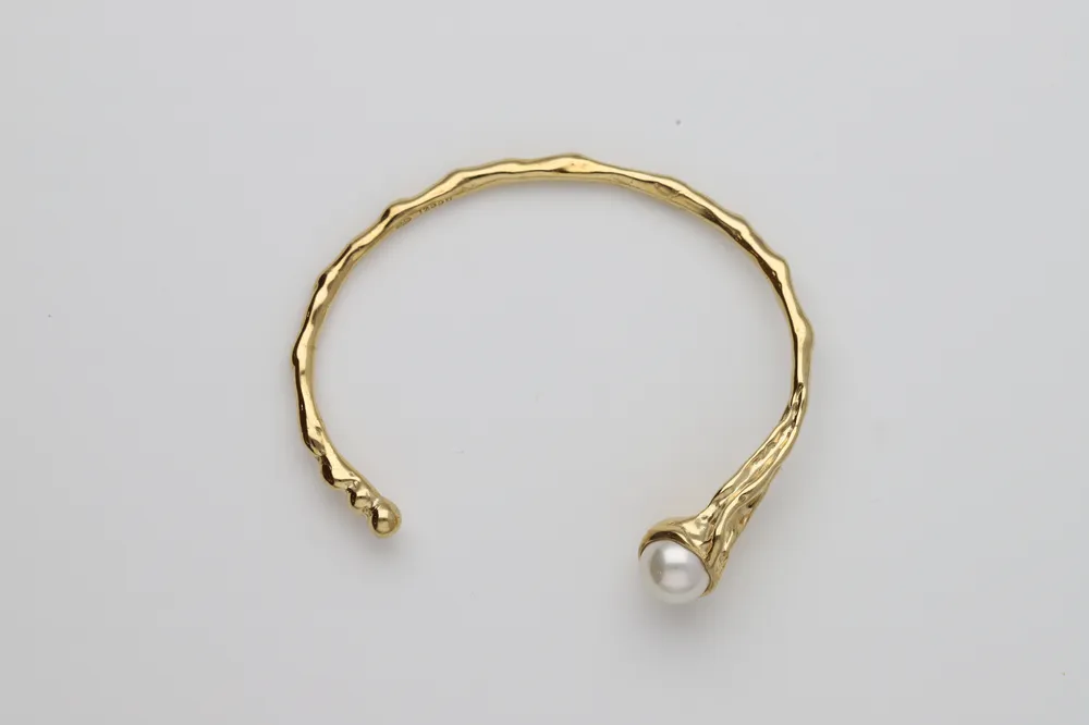 Ocean Muse - Flowing Pearl Bangle - 감도 깊은 취향 셀렉트샵 29CM