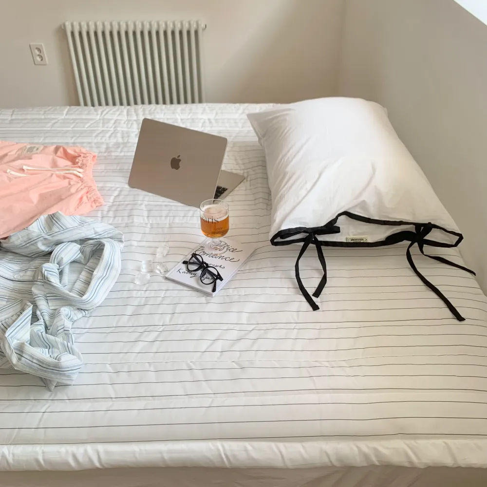 [듀라론 정품] 라인 스트라이프 냉감 여름 고정밴딩 패드 SS/QK/LK 2컬러 - 감도 깊은 취향 셀렉트샵 29CM