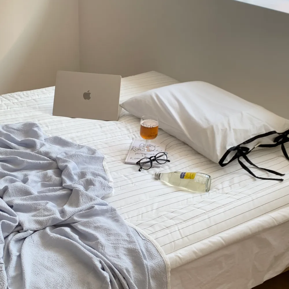 [듀라론 정품] 라인 스트라이프 냉감 여름 고정밴딩 패드 SS/QK/LK 2컬러 - 감도 깊은 취향 셀렉트샵 29CM