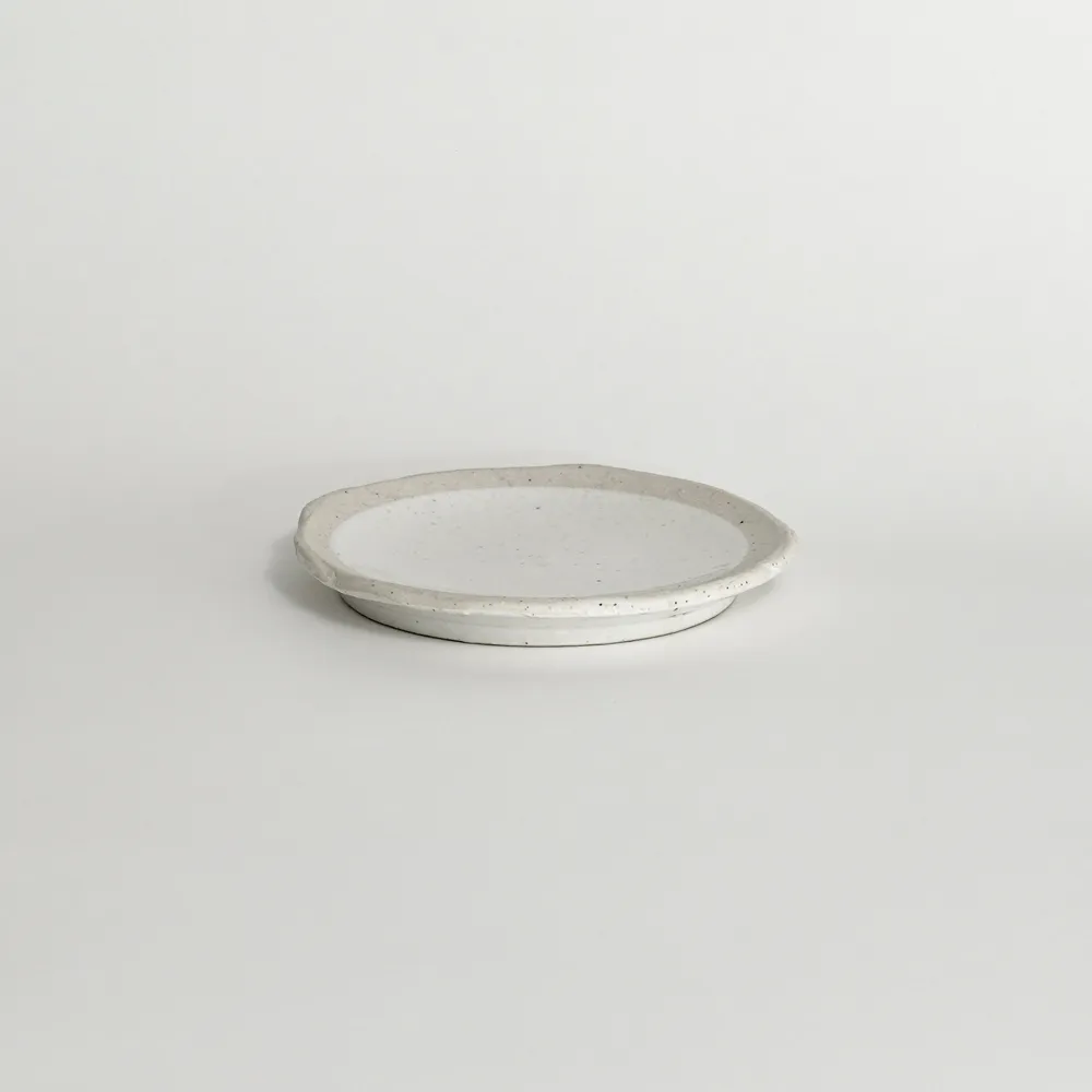 [리퍼브] 율 접시(소) 1P - 감도 깊은 취향 셀렉트샵 29CM