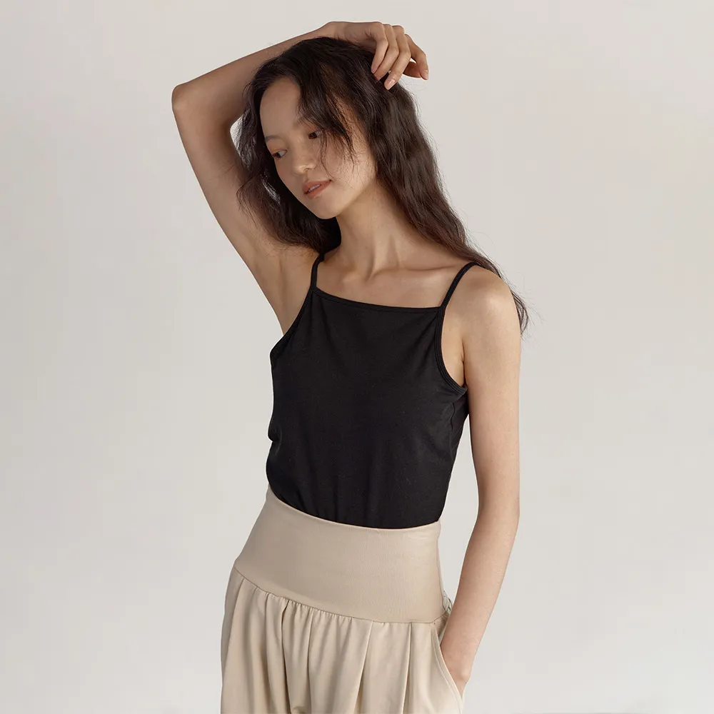 Kevala back point top (Ebony black) - 감도 깊은 취향 셀렉트샵 29CM