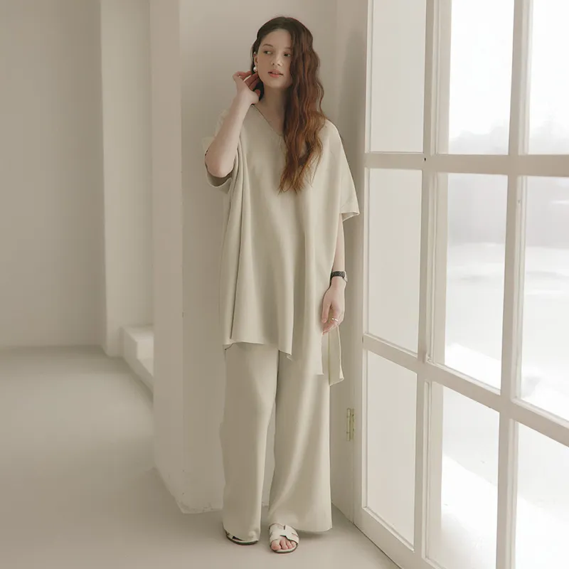 편안한 브이넥 니트 & 팬츠 SET (2COL) Y5T033 - 감도 깊은 취향 셀렉트샵 29CM