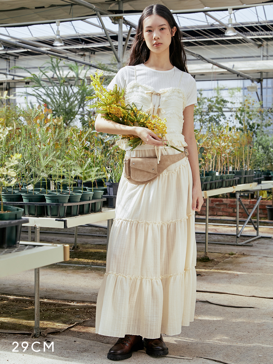 [지현서 PICK][29CM 단독] 프릴 타이 클로저 슬리브리스 탑 7215260402 - 감도 깊은 취향 셀렉트샵 29CM