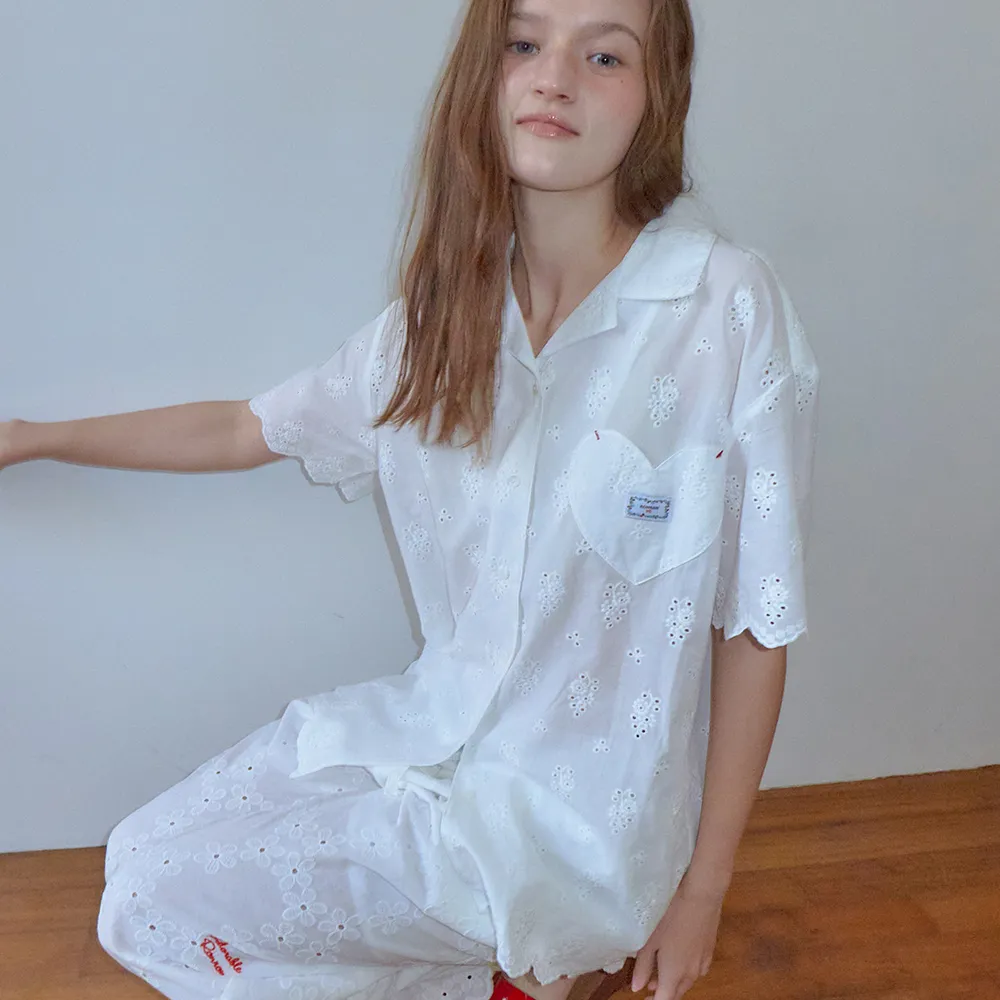 COTTON EYELET SCALLOP STITCH HEART POCKET SHORT SHIRT WHITE - 감도 깊은 취향 셀렉트샵 29CM