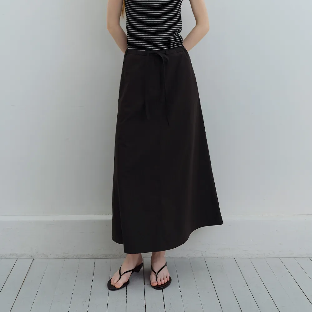 String flare skirt (black) - 감도 깊은 취향 셀렉트샵 29CM