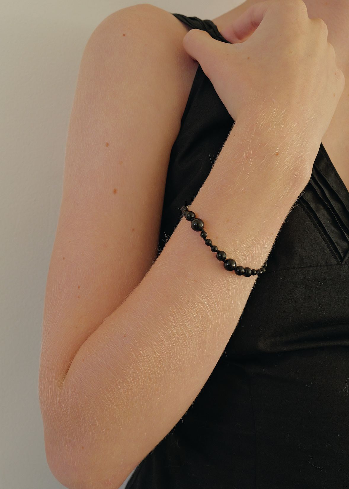 Symbol Black Bracelet - 감도 깊은 취향 셀렉트샵 29CM