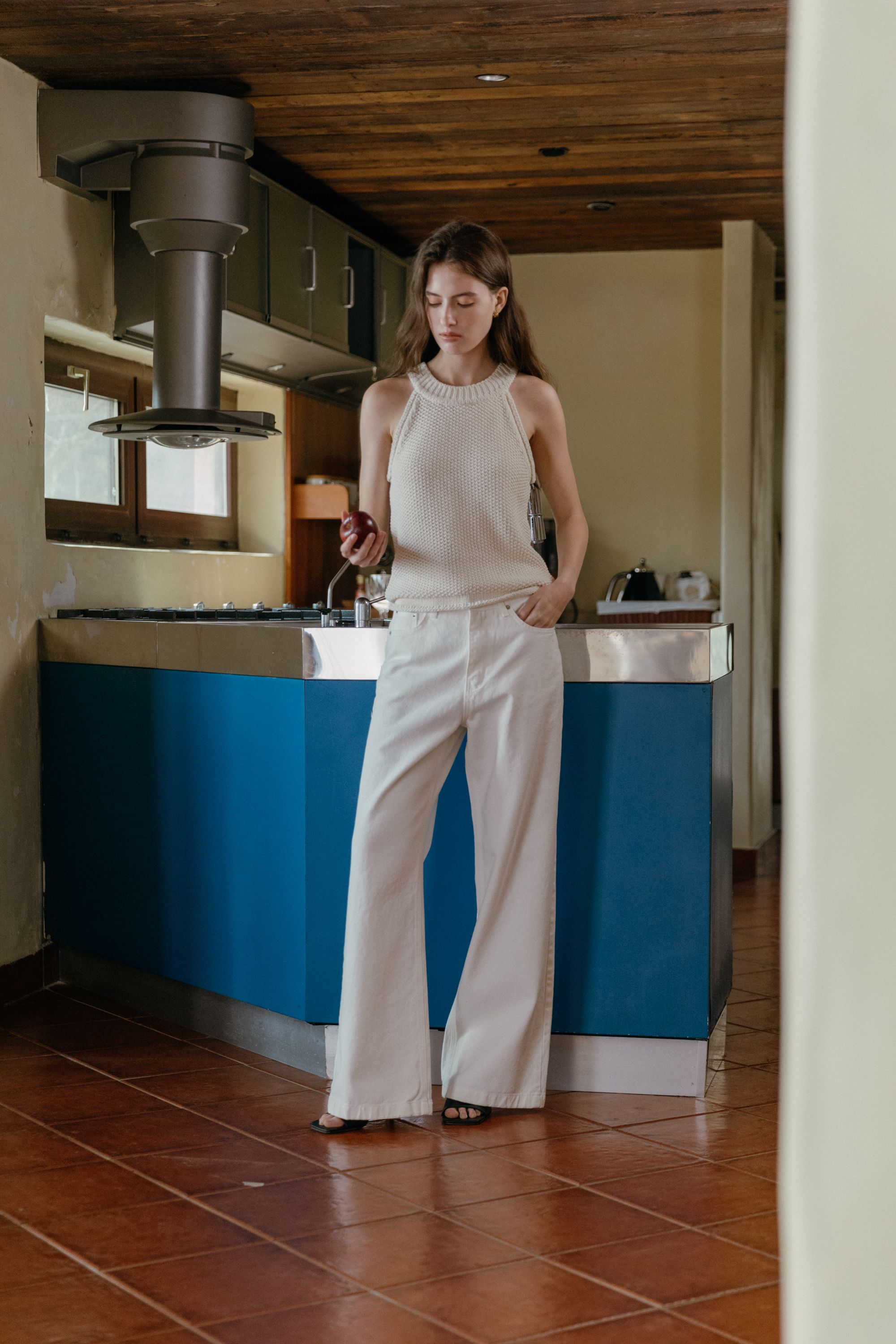 니트 홀터넥 슬리브리스_4colors - 감도 깊은 취향 셀렉트샵 29CM