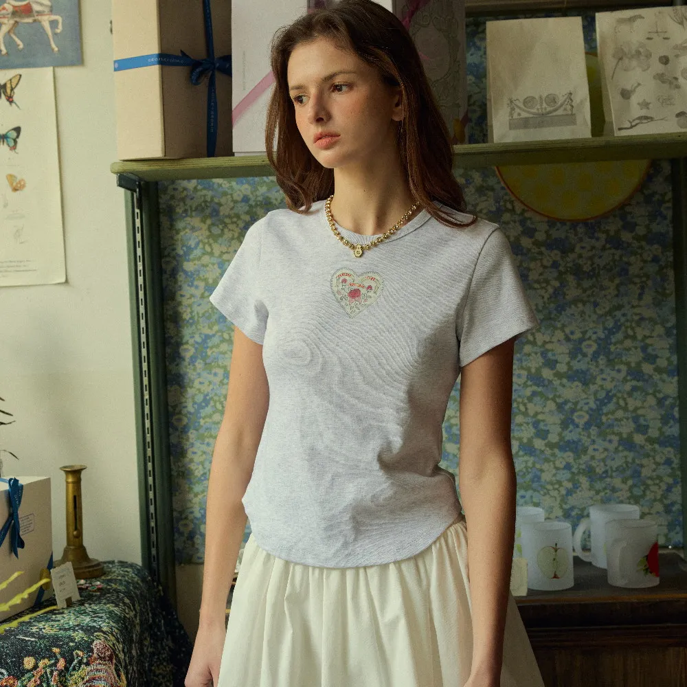 [2차리오더] DEWLing 하트 로즈 슬림 크롭 티셔츠 LG_D252MSM101 - 감도 깊은 취향 셀렉트샵 29CM