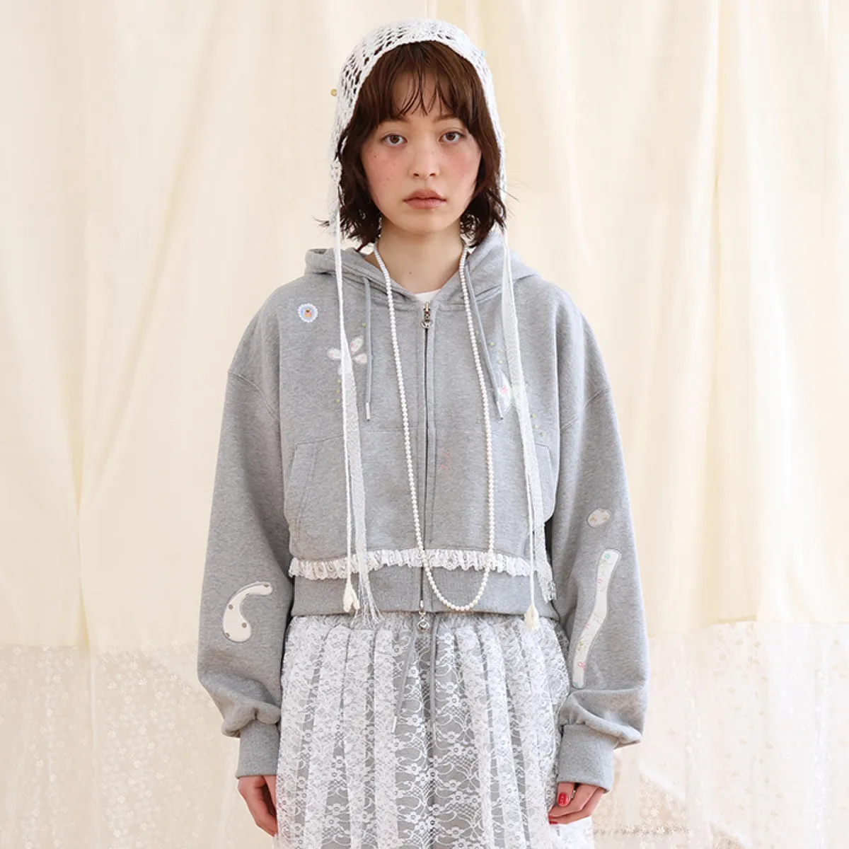 Lucy applique hoodie zip up (Gray) - 감도 깊은 취향 셀렉트샵 29CM